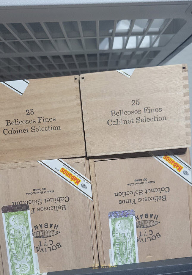 Buy Full-Bodied Cuban Cigar Online | Bolívar Belicosos Finos "Cabinet ...